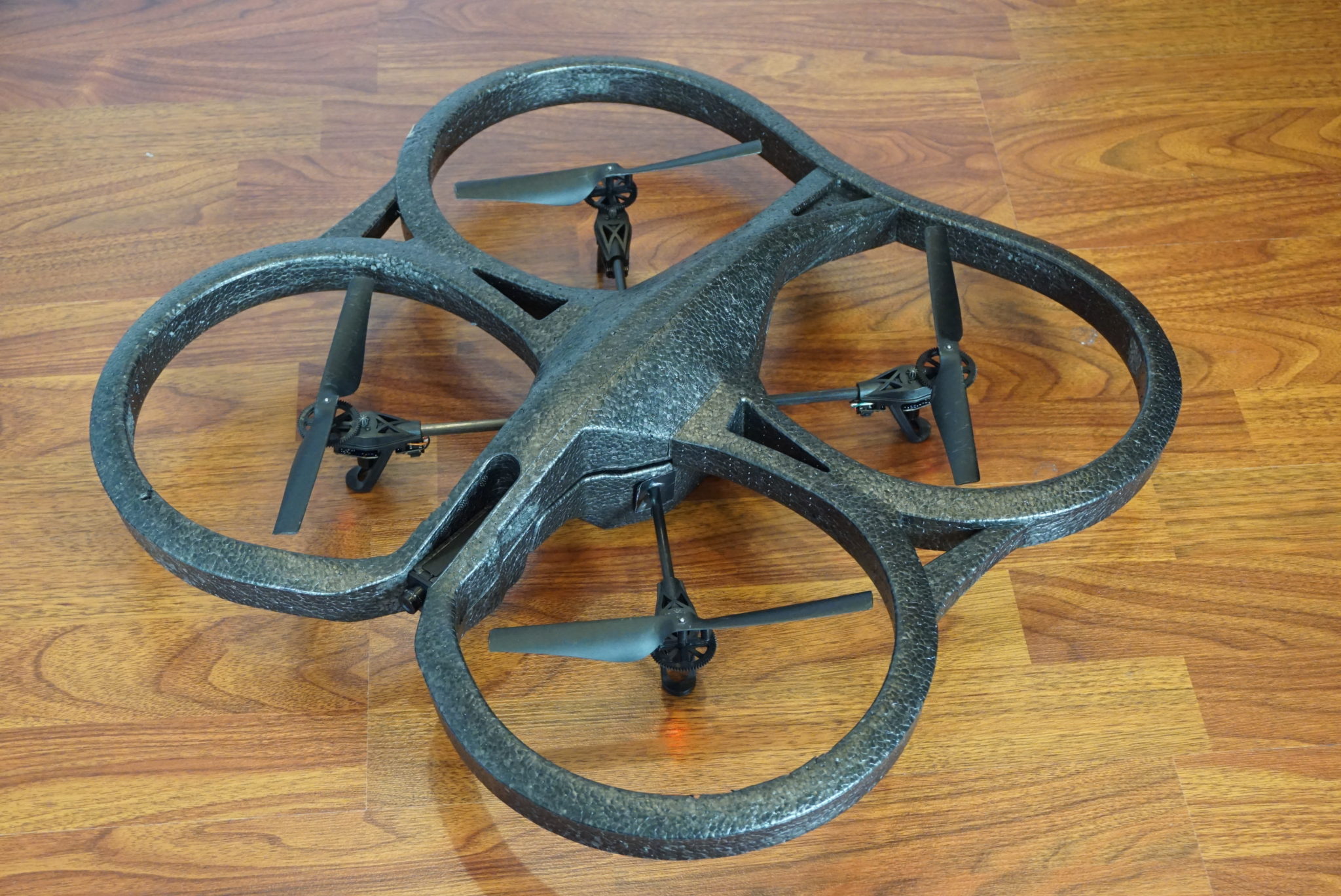 Fly Parrot AR Drone 2.0 for a Unique Flying Experience - Half Chrome