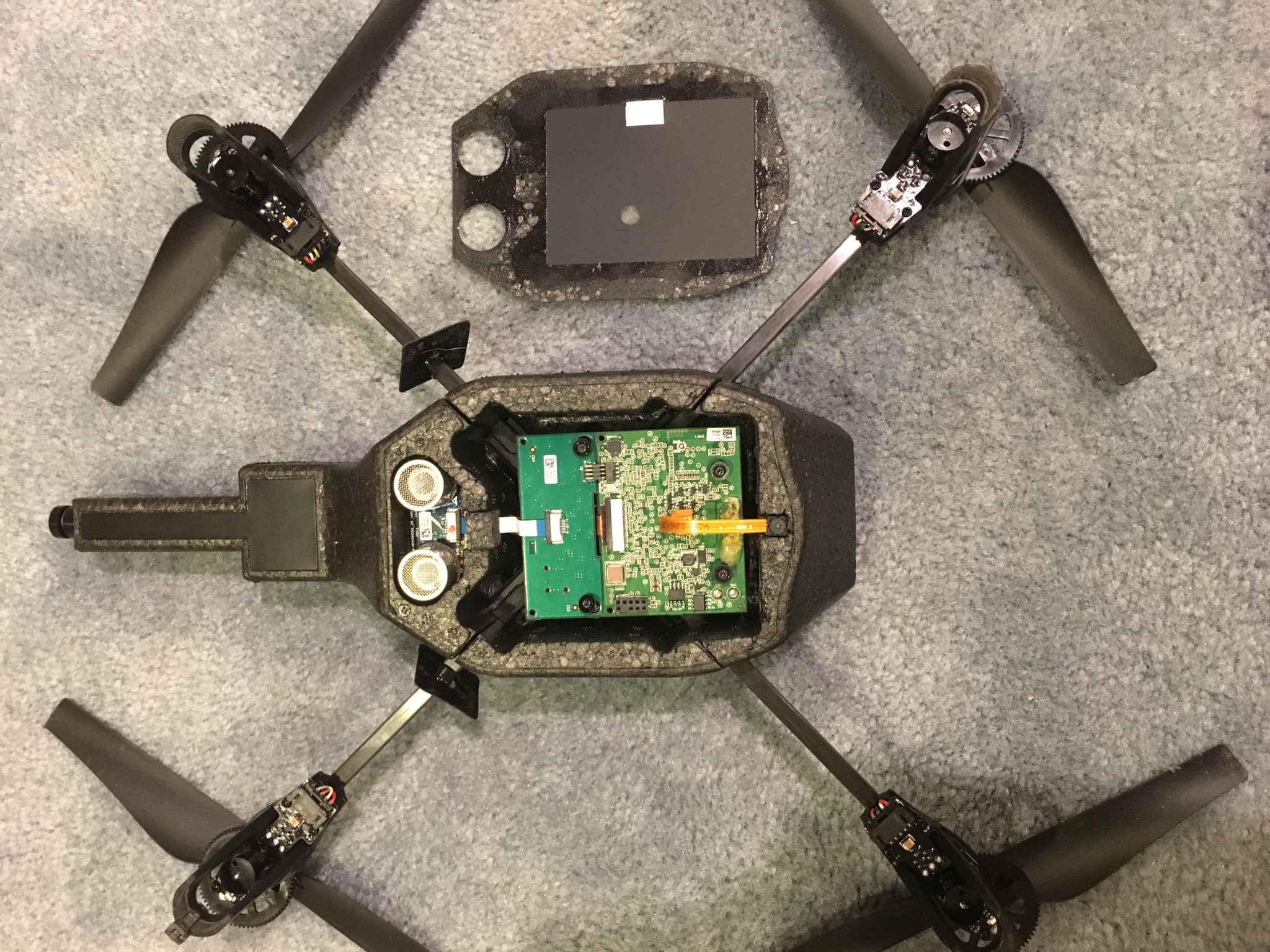 Fly Parrot AR Drone 2.0 for a Unique Flying Experience - Half Chrome