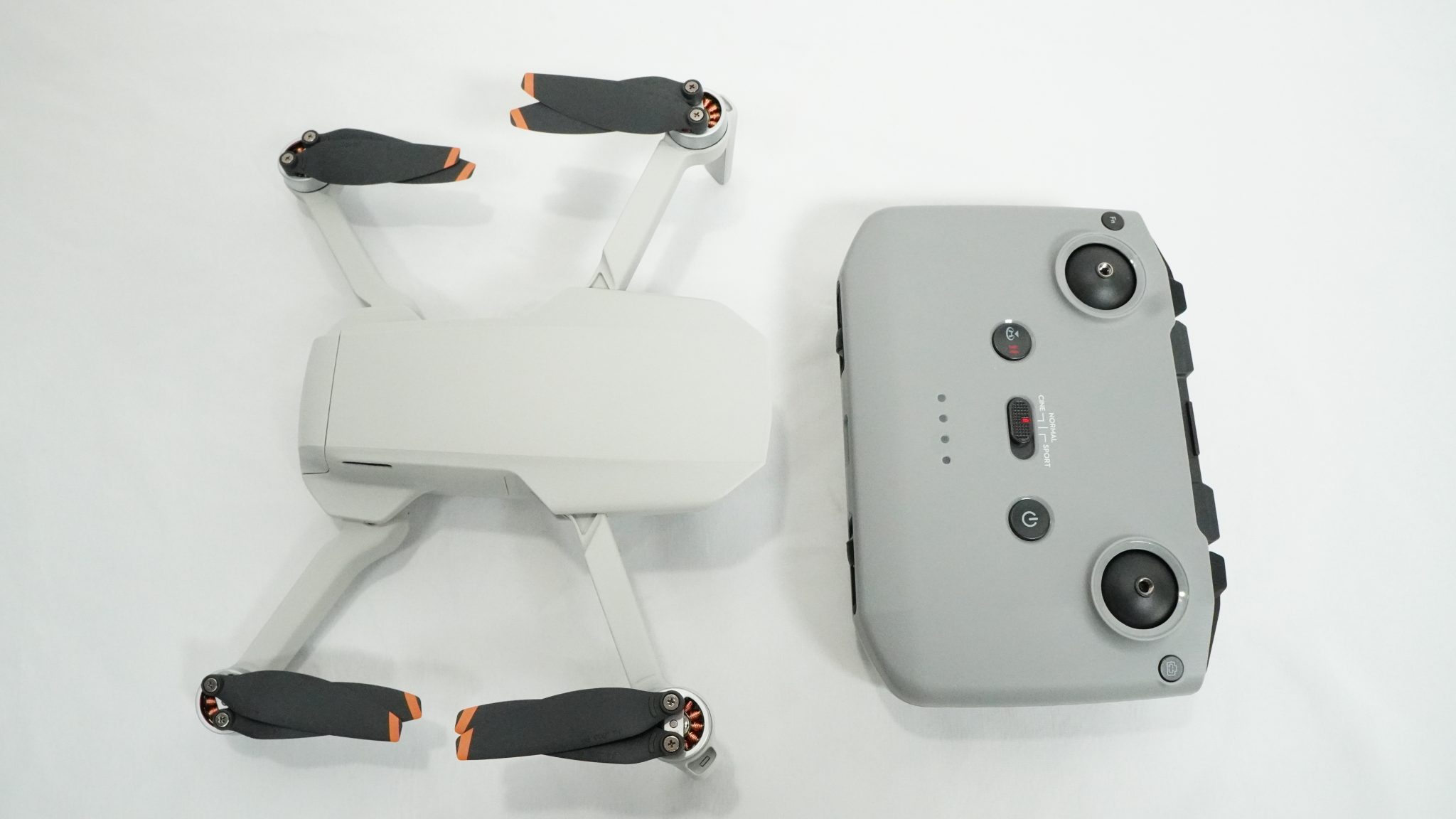 Specta Mini Drone (DJI Mini 4K) - Half Chrome Drones